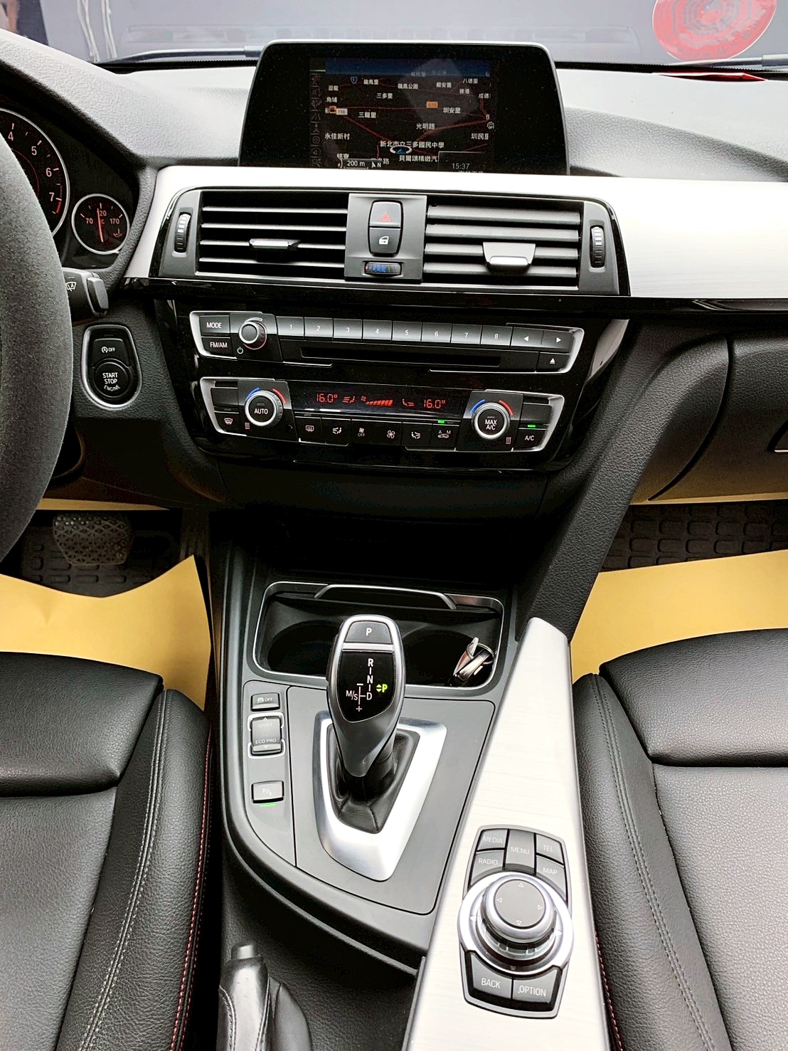 【BMW】中古車買賣－【(144) 2016/08月出廠 320i Sport 2.0】