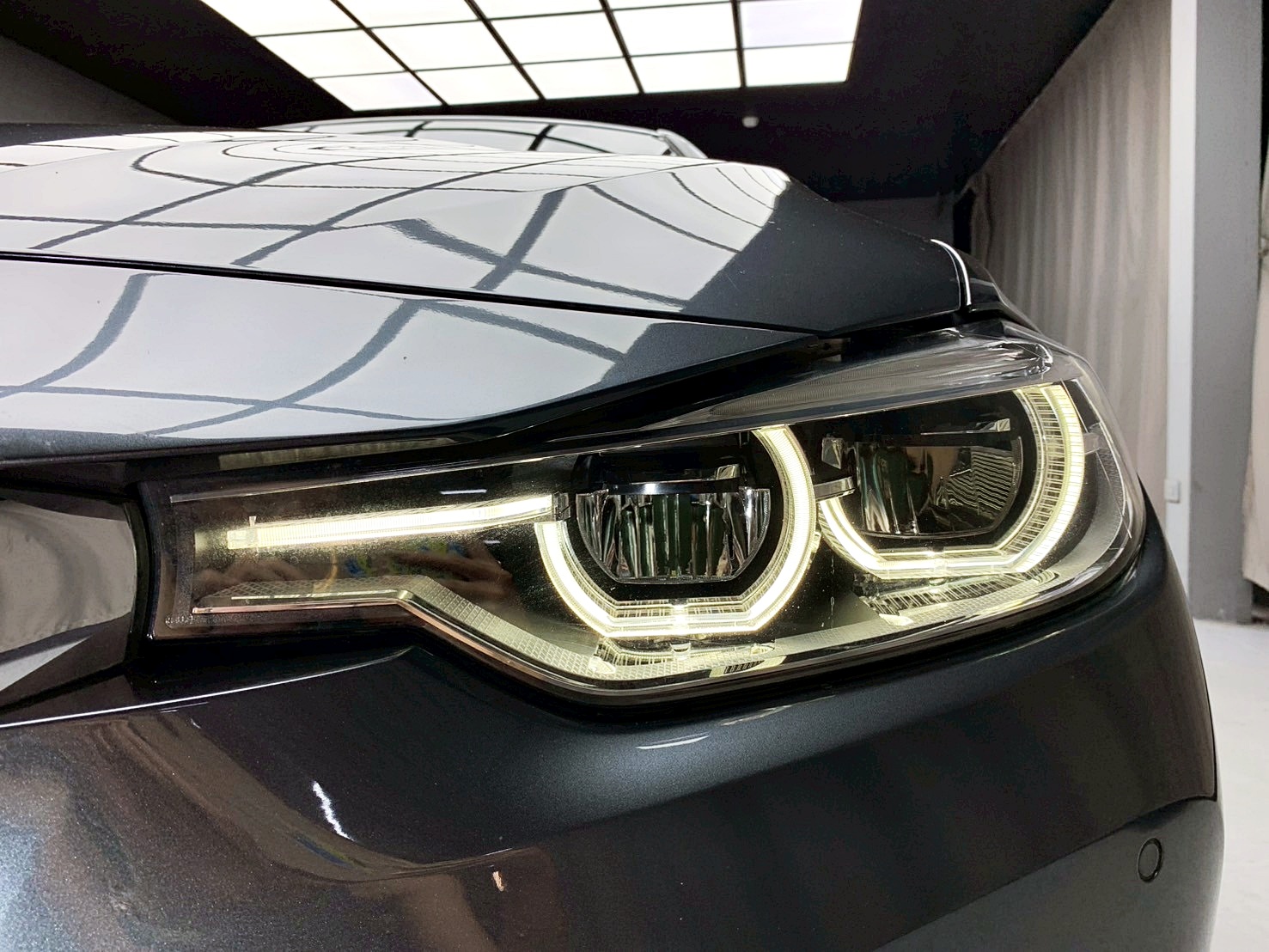 【BMW】中古車買賣－【(144) 2016/08月出廠 320i Sport 2.0】